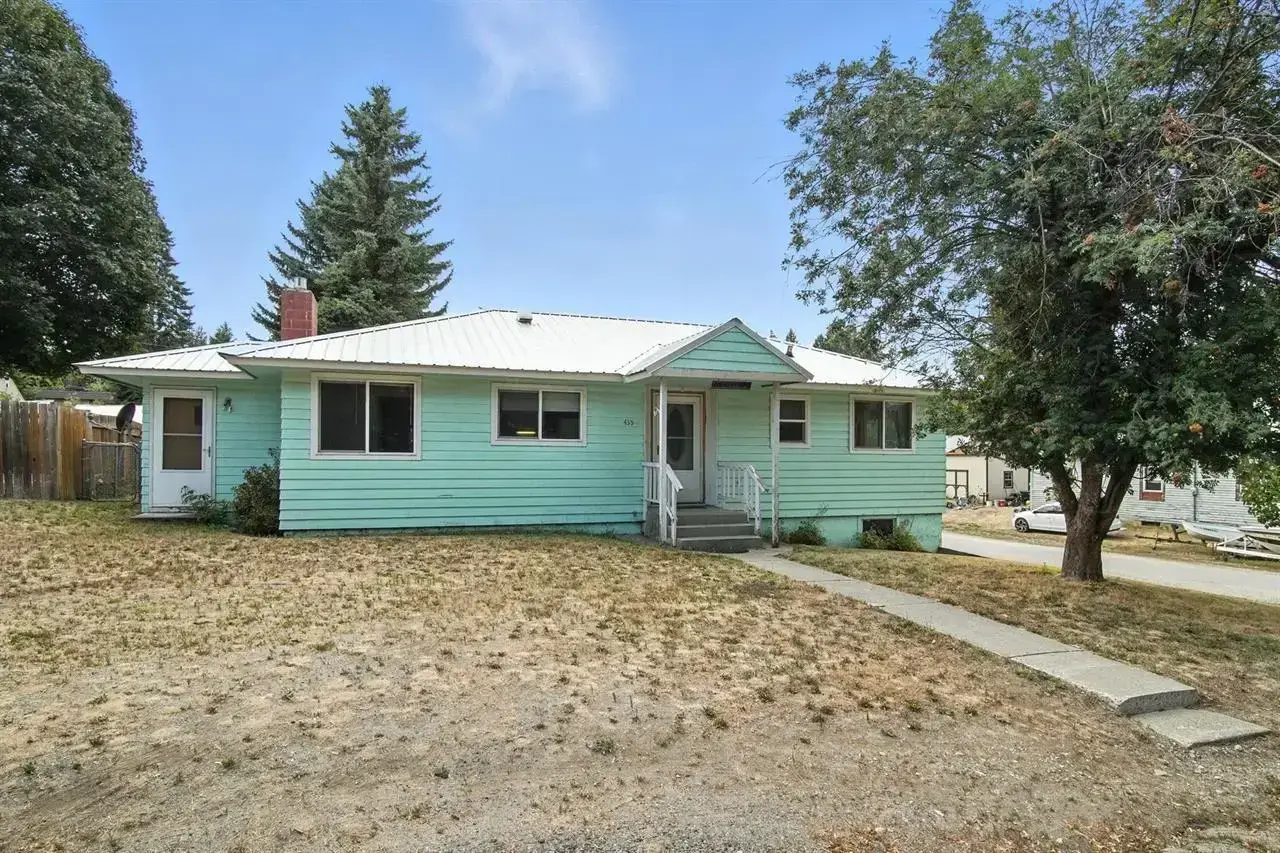 Charming Newport Home | 435 N Washington, Newport, WA 99156